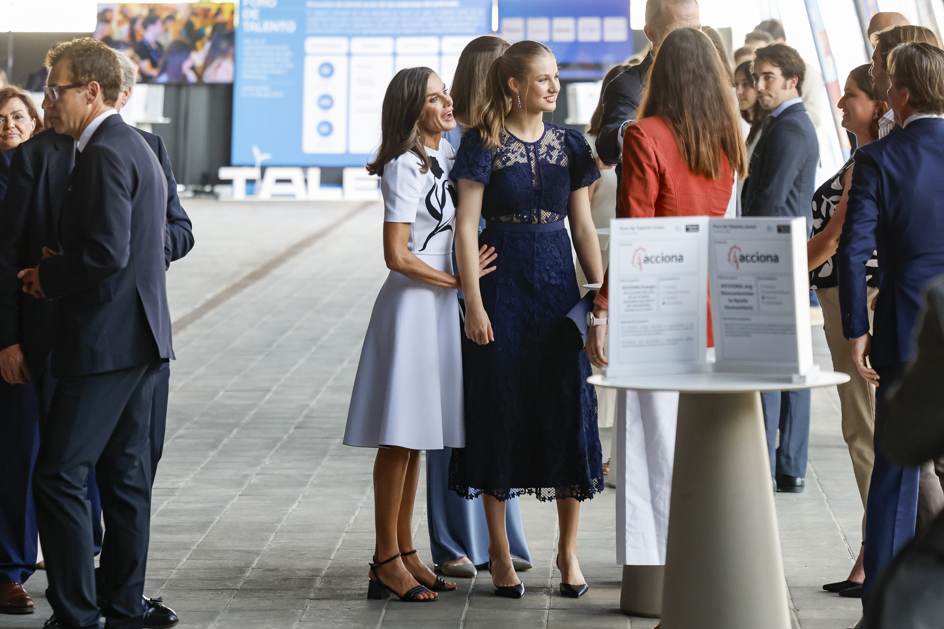 Un experto en comunicación no verbal analiza al detalle una escena de la princesa Leonor y ...
