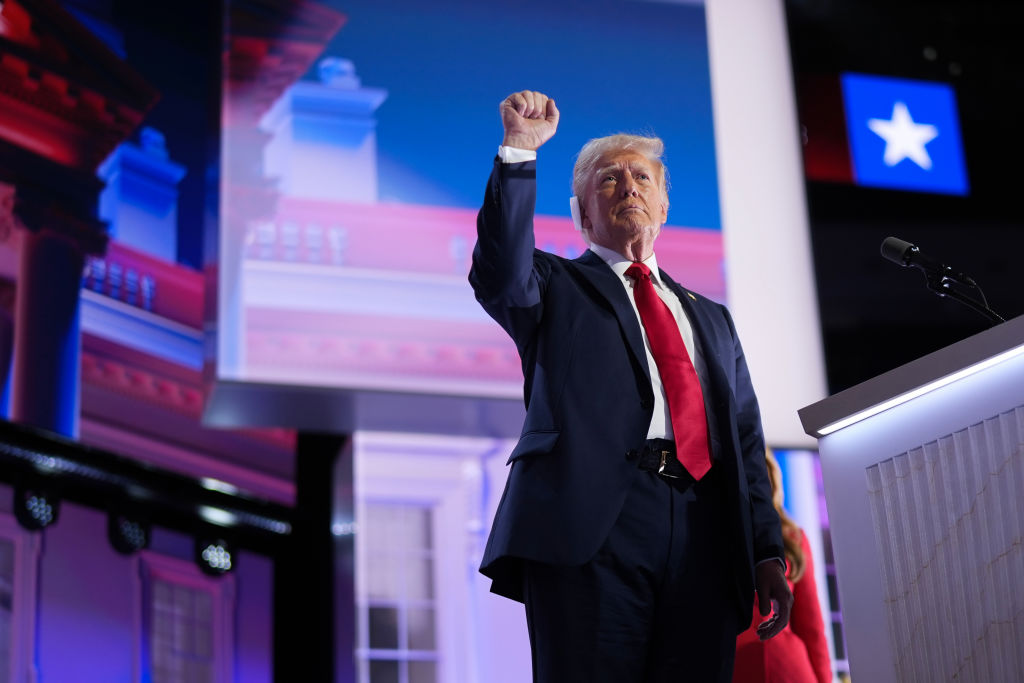 Donald Trump afirma que recibió 'una bala por la democracia' en el acto ...