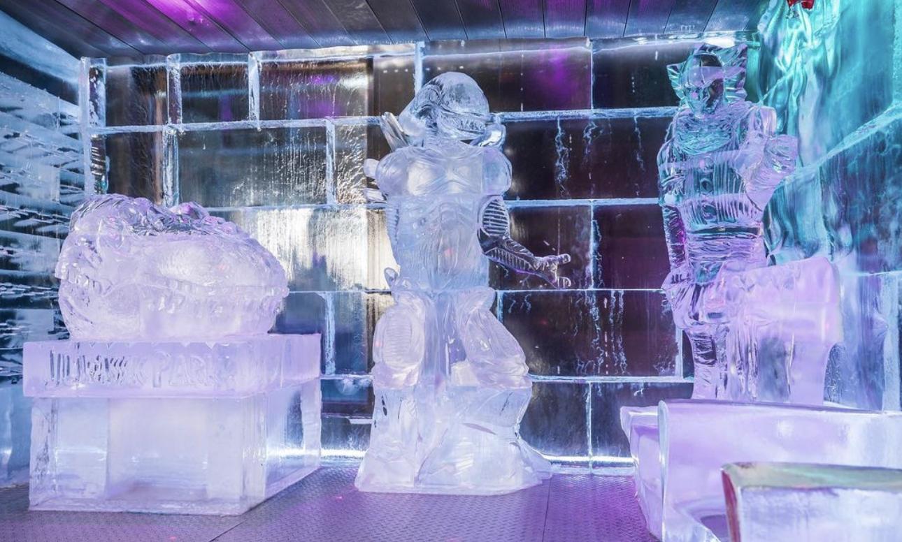 El primer bar de hielo en la playa del mundo está en Barcelona