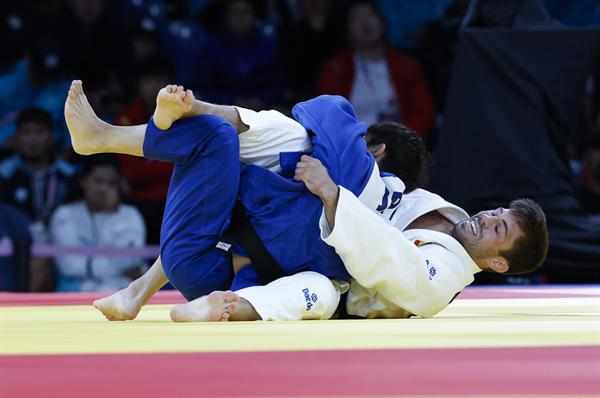 El feo gesto del judoca japonés a Fran Garrigós está haciendo arder las redes sociales: 'Se ha ...