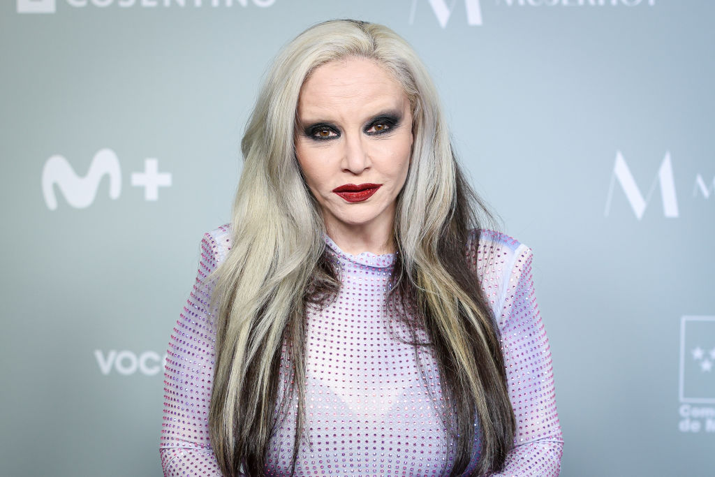 Le preguntan a Alaska si ahora se siente 'igual de libre' que antes: es ...