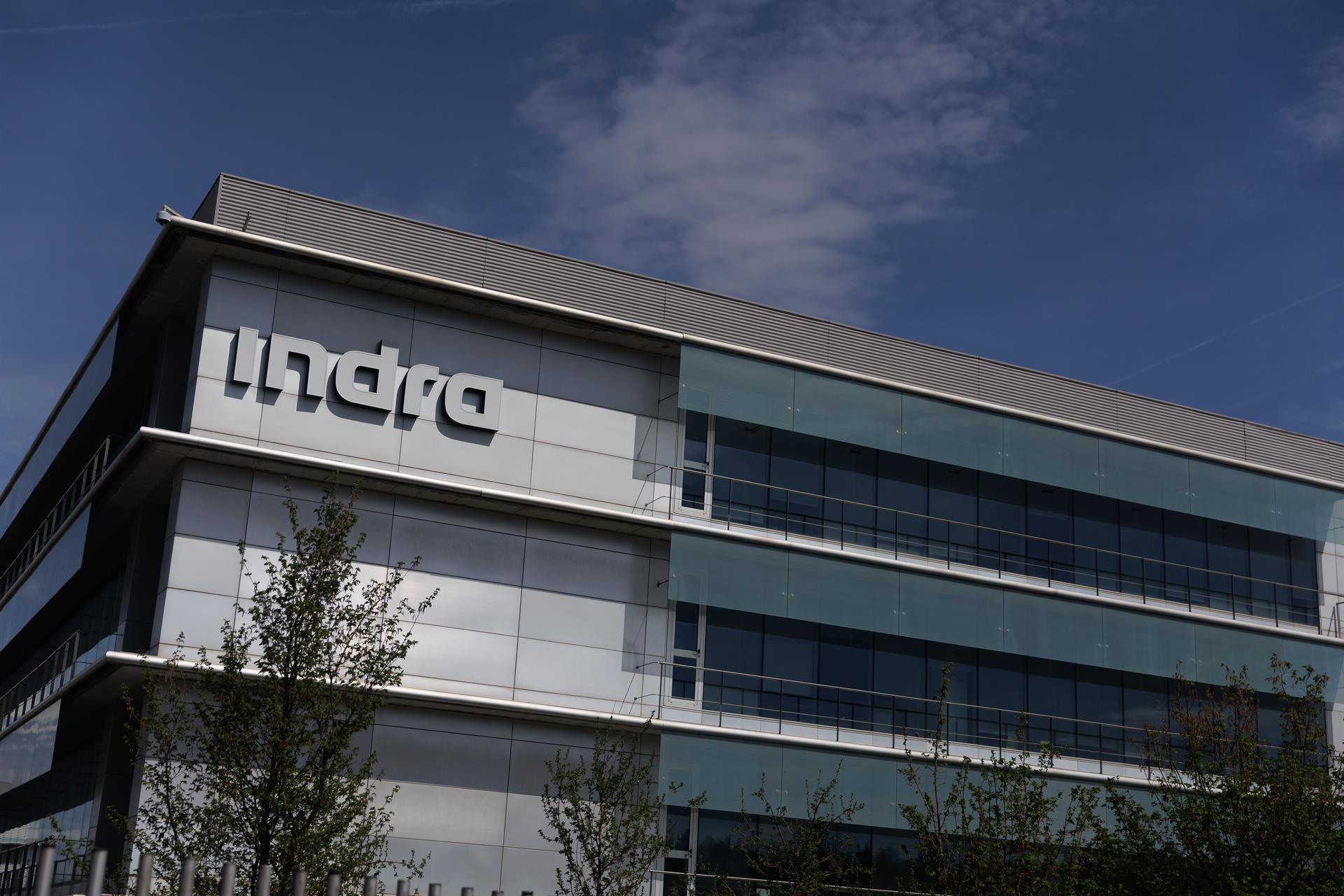 Indra compra el 89,68% de Hispasat a Redeia por 725 millones de euros