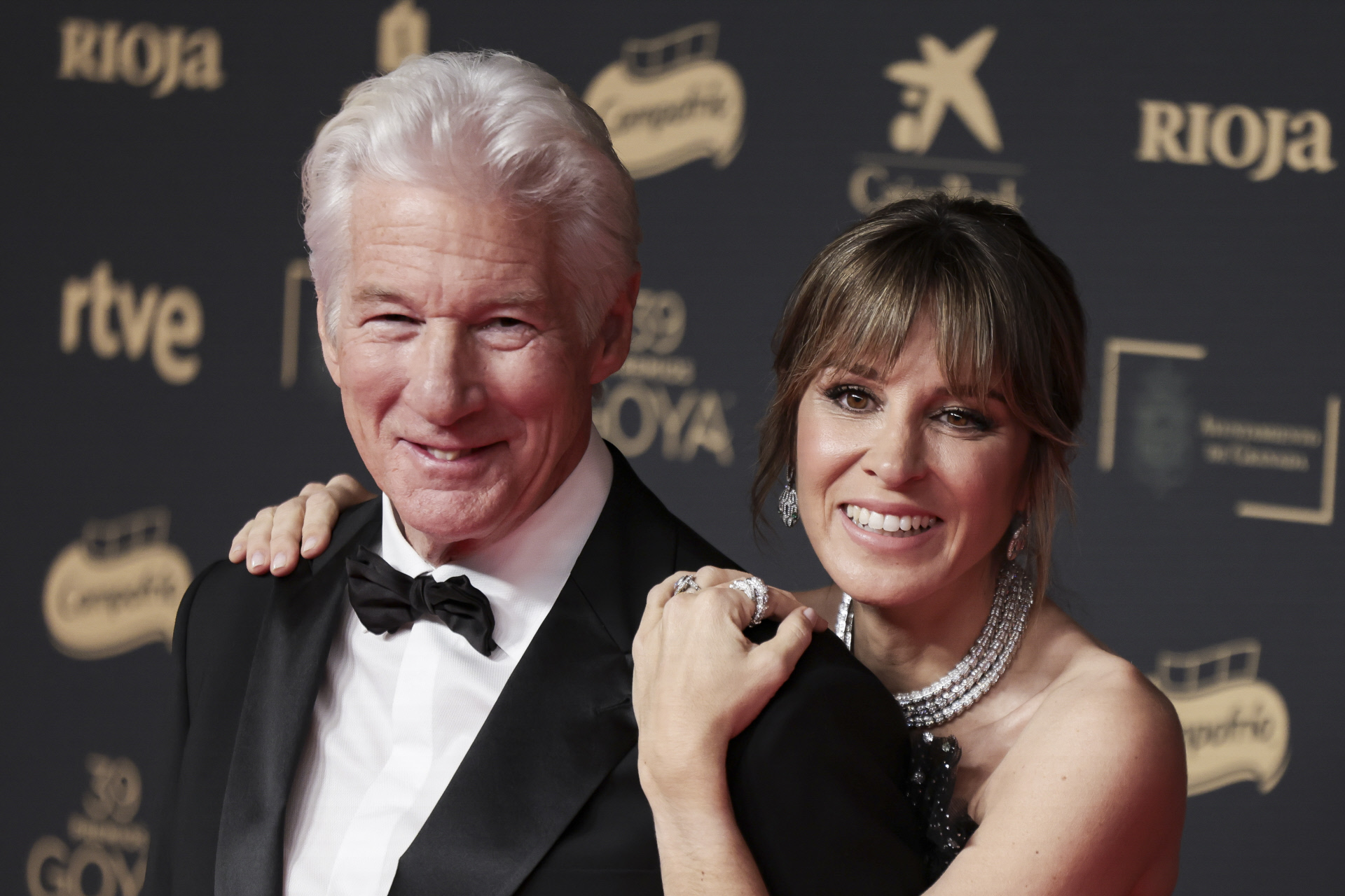 El inesperado anuncio de Richard Gere y su mujer tras irse de España ...