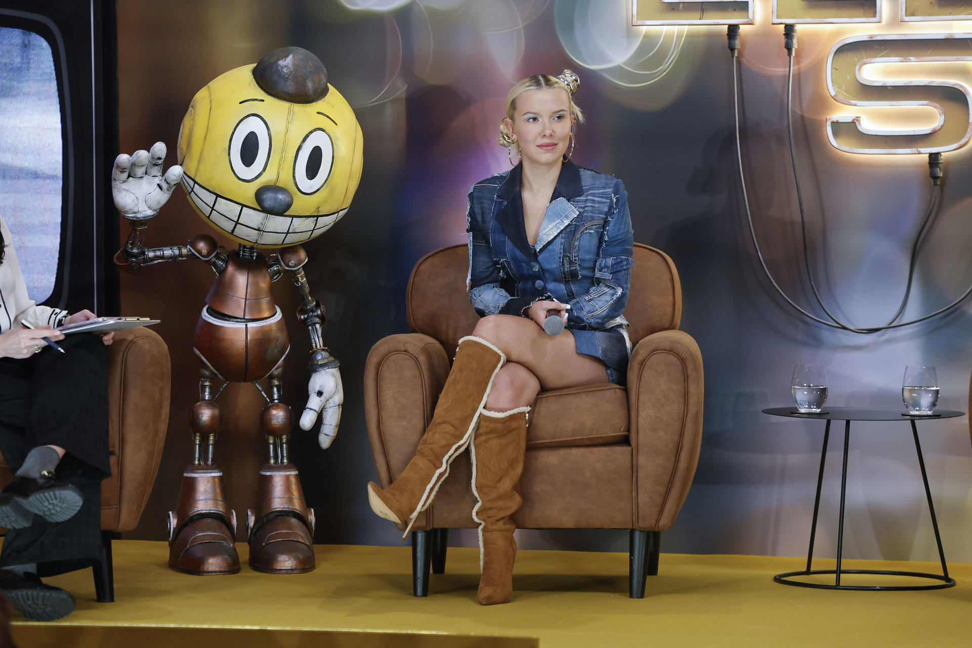 Millie Bobby Brown sorprende luciendo unos vaqueros que pertenecieron ...