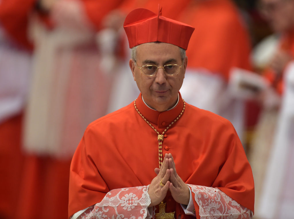 El cardenal Dominique Mamberti, la voz que desvela al mundo el nuevo papa