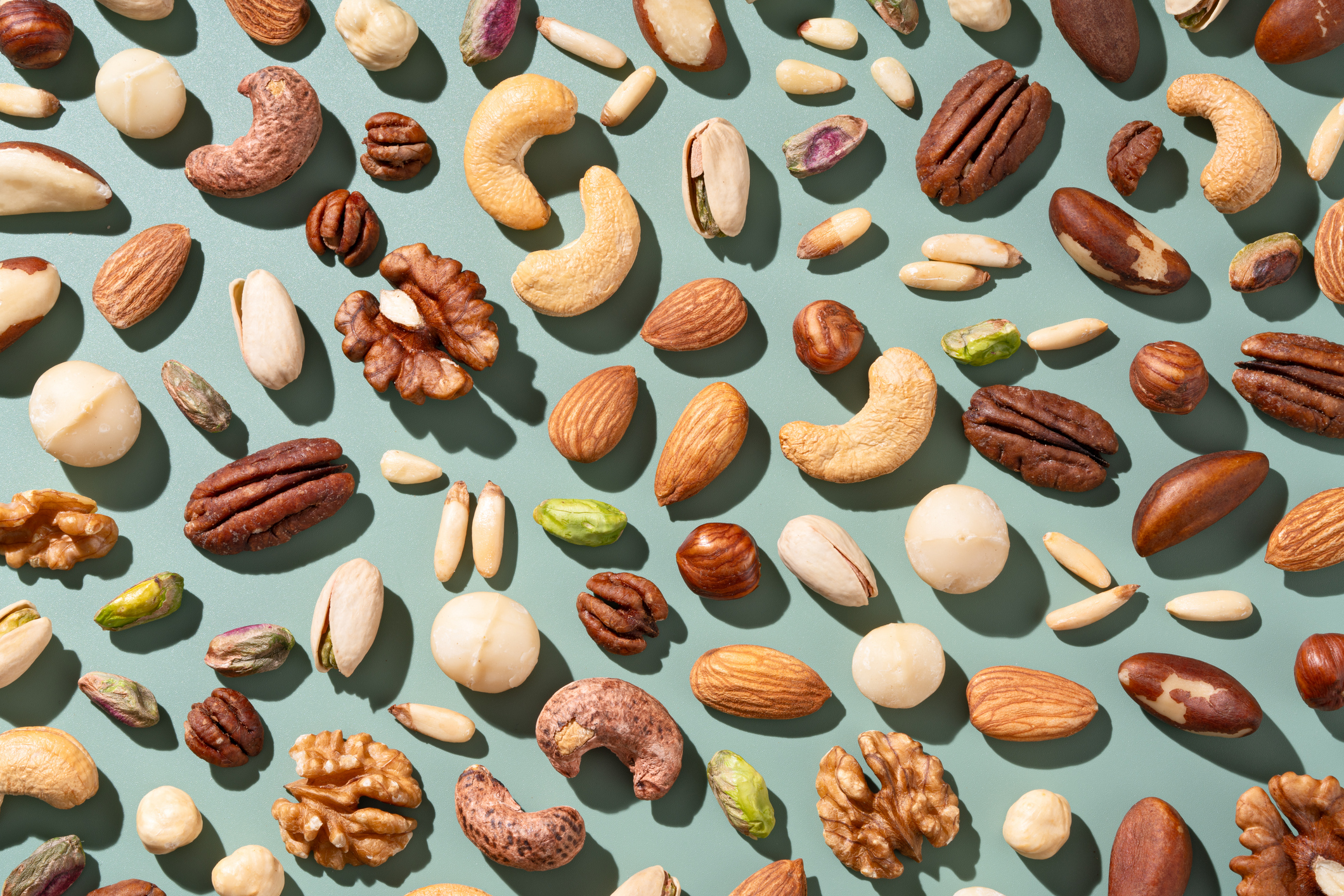 Ni almendras ni avellanas: el fruto seco consumido en España que ayuda ...