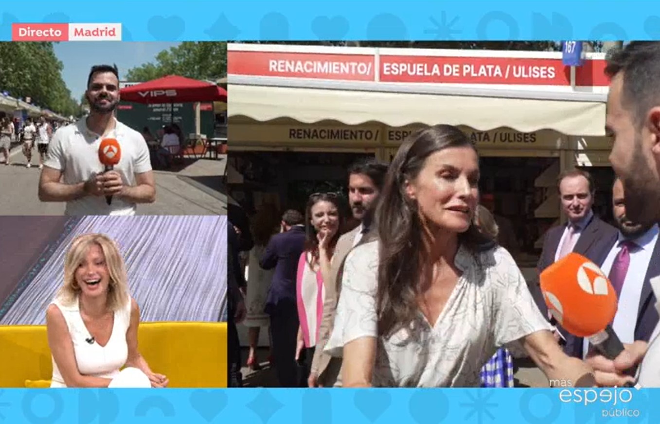 La reina Letizia ve el micrófono de Antena 3 en la Feria del Libro, se ...